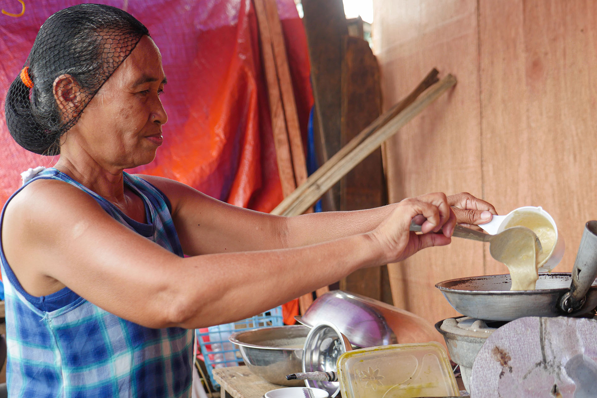 Cash-for-food proves better for Super Typhoon Rai survivors - Oxfam ...